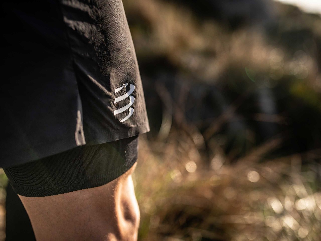 COMPRESSPORT TRAIL 2 IN 1 SHORT NOIR Short de running