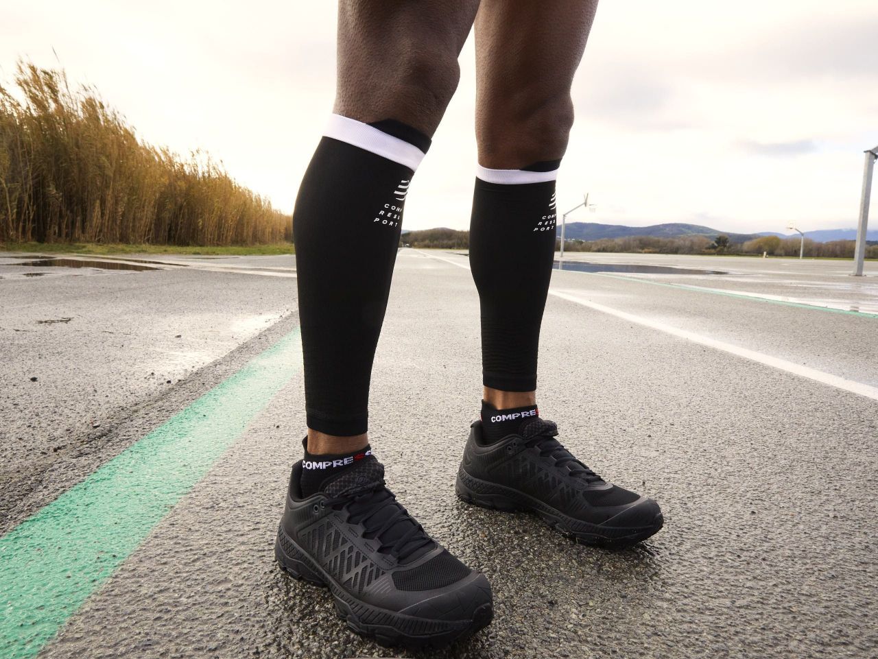 COMPRESSPORT PRO RACING SOCKS V4.0 RUN LOW BLACK ET RED Chaussettes running