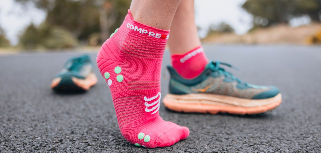 COMPRESSPORT PRO RACING SOCKS V4.0 RUN HOT PINK Chaussettes running