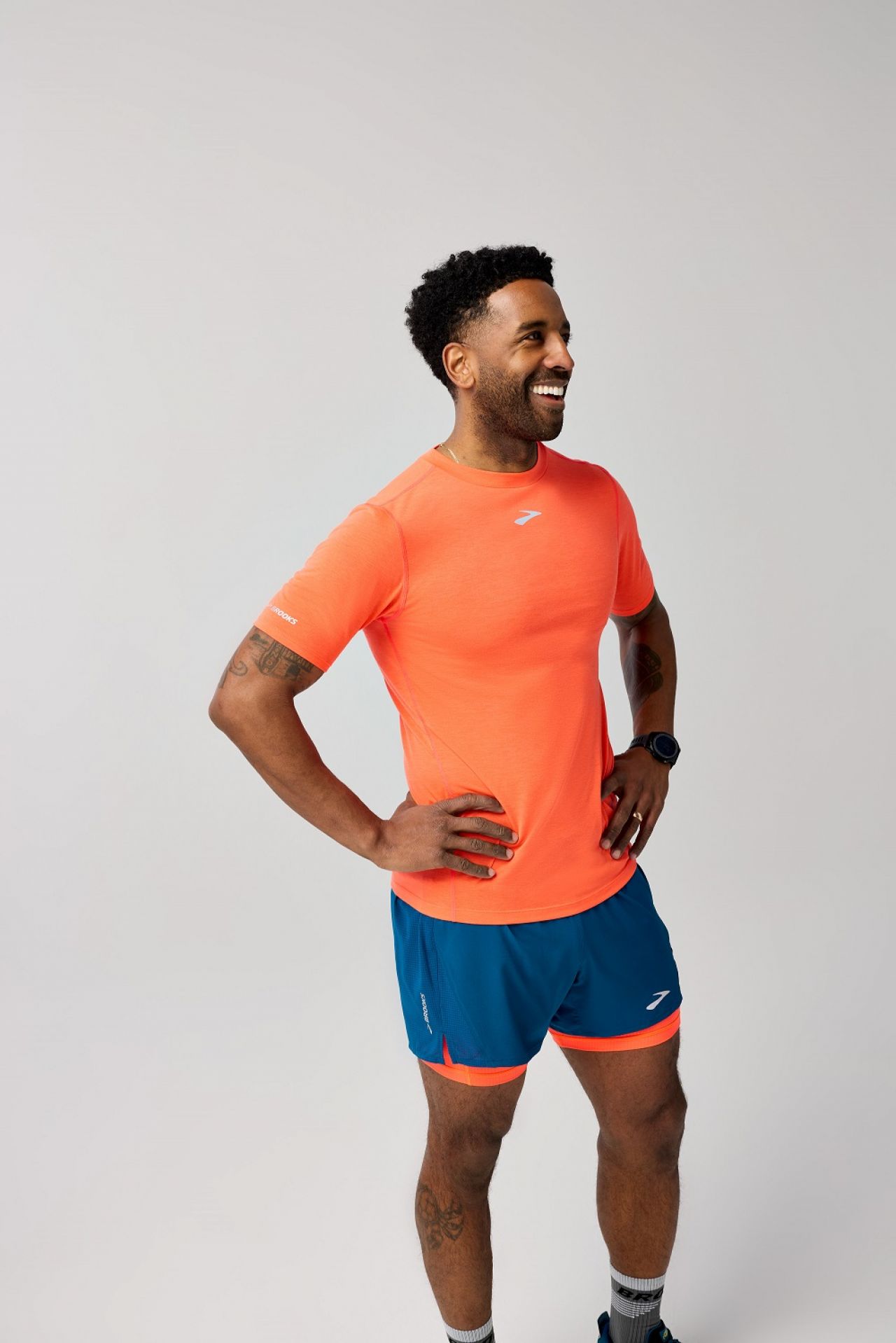 BROOKS SHORT HIGH POINT 5 POUCES 2 EN 1 DEAP SEA ET FLAME Short trail ...